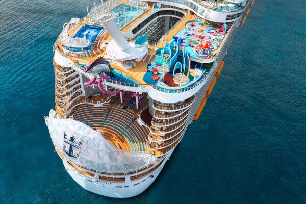 ¿Cómo flotan los barcos de cruceros? ¿Por qué no se hunden?